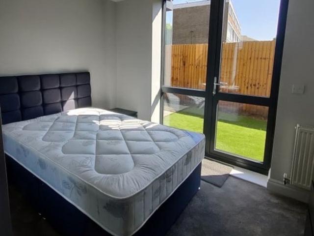 Room at Rotherhithe Old Road, Greater London