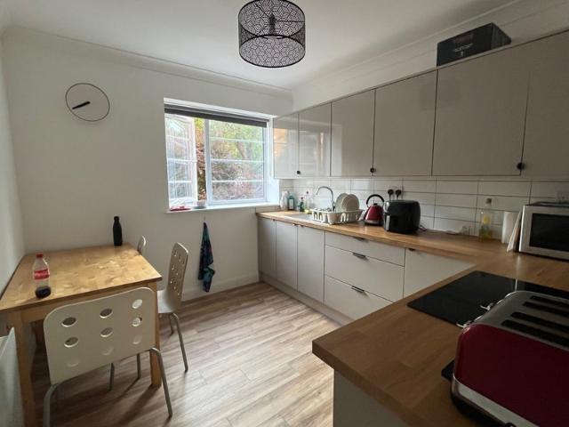 Room at Rotherhithe Street, Greater London