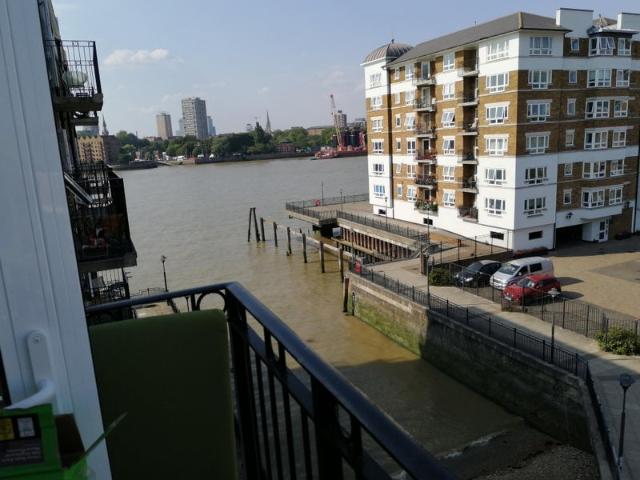 Room at Rotherhithe Street, Greater London