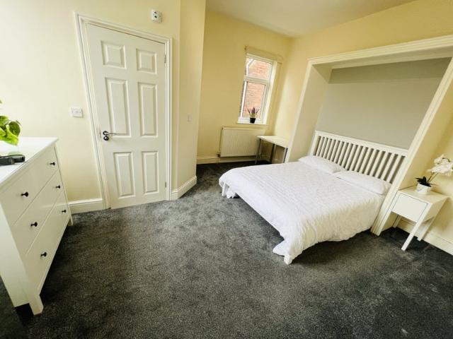 Room at Rotton Park Road, Birmingham