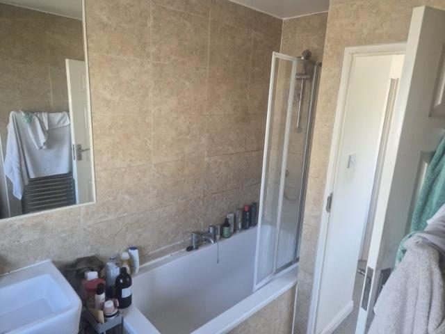 Room at Roundhay Close, Greater London