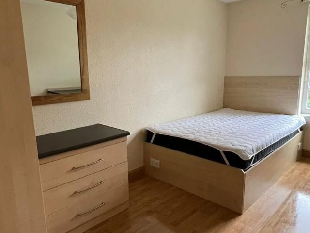 Room at Roundhay Road, Leeds