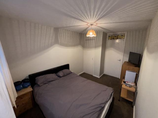 Room at Rouel Road, Greater London