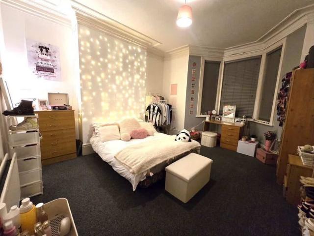 Room at Roxburgh Place, Newcastle upon Tyne
