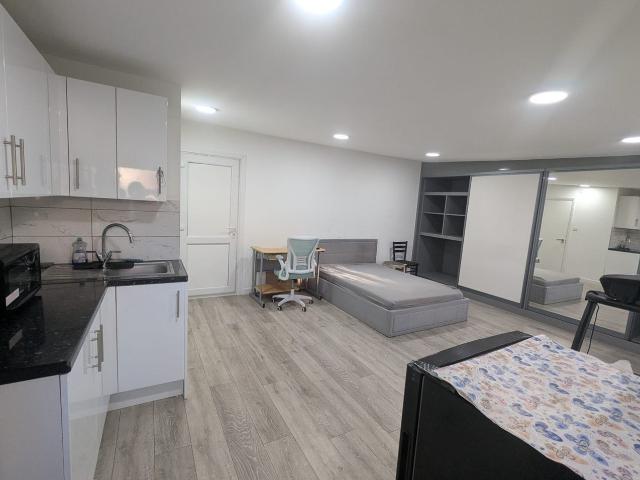 Room at Roxeth Green Avenue, Greater London