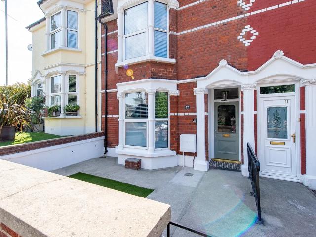 Room at Royal Pier Road, Gravesham