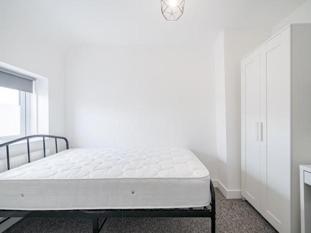 Room at Roycroft Road, Filton
