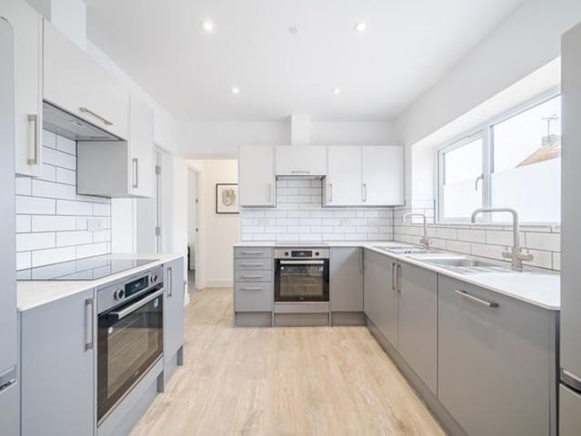 Room at Roycroft Road, Filton