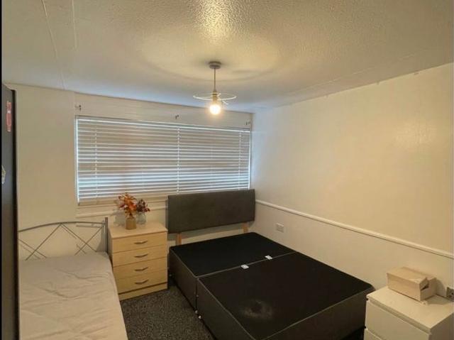 Room at Royston Avenue, Bolton