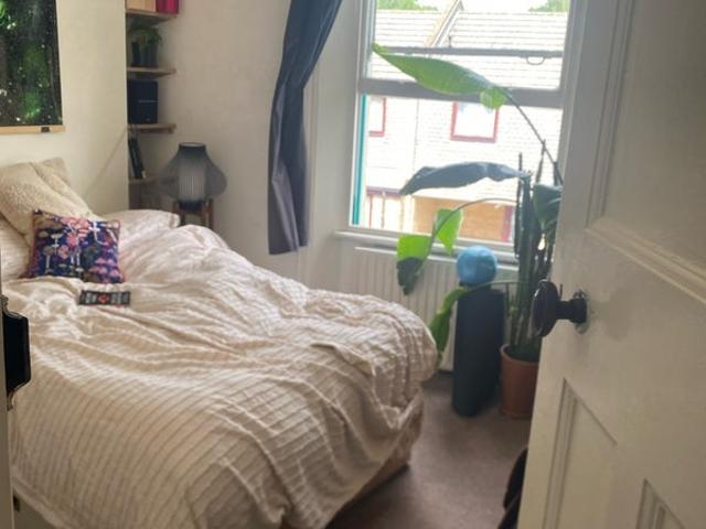 Room at Royston Street, Greater London
