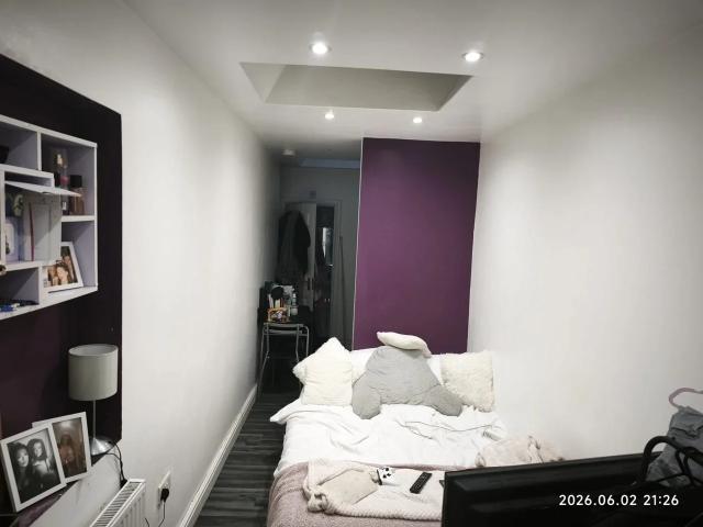 Room at Royston Way, Slough