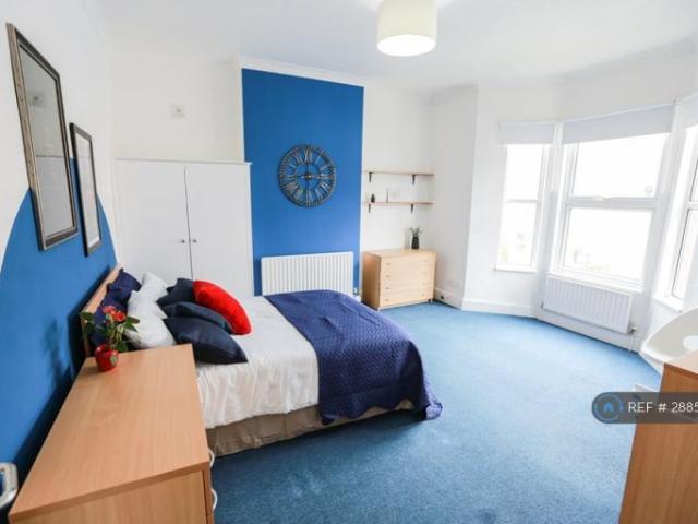 Room at St. Margaret Road, Coventry