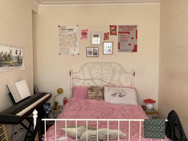 Room at St. Margaret's Avenue, Greater London