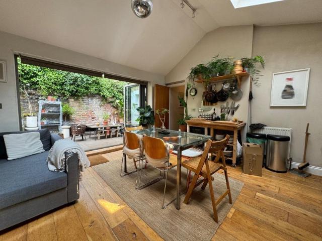 Room at St Mark's Rise, Greater London
