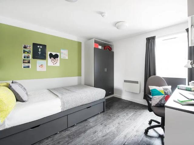 Room at St Mary's Road, Southampton