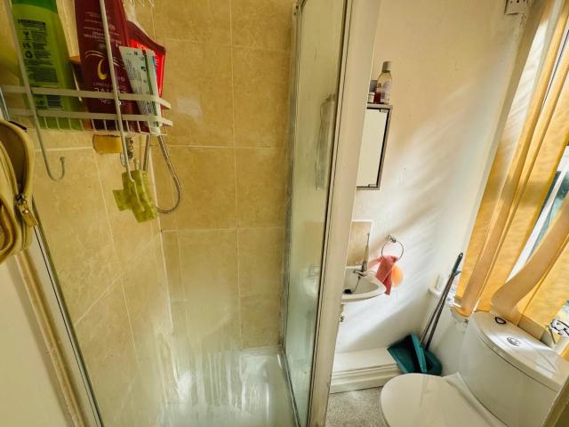 Room at St Michael's Lane, Leeds