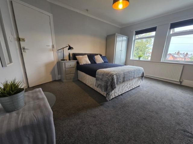 Room at St. Michael's Lane, Leeds