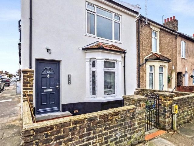 Room at St. Albans Road, Dartford