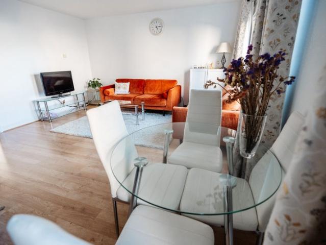 Room at St Andrews Close, Glasgow