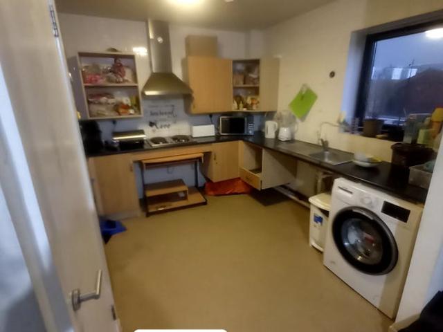 Room at St Andrews Road, Greater London