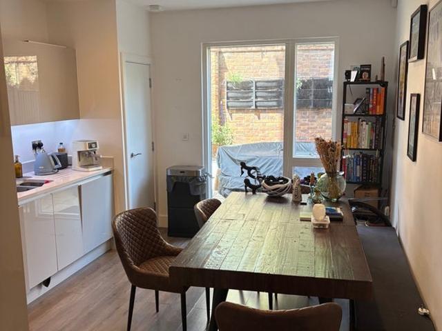 Room at St Ann's Road, Greater London