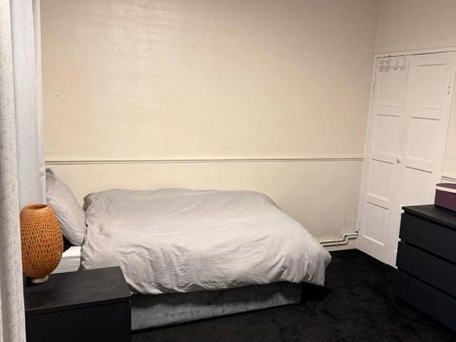 Room at St Anns Road, Greater London