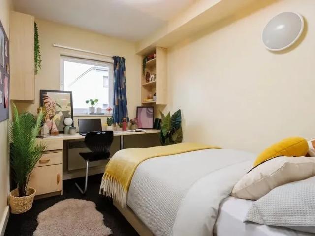 Room at St Ann's Well Road, Nottingham