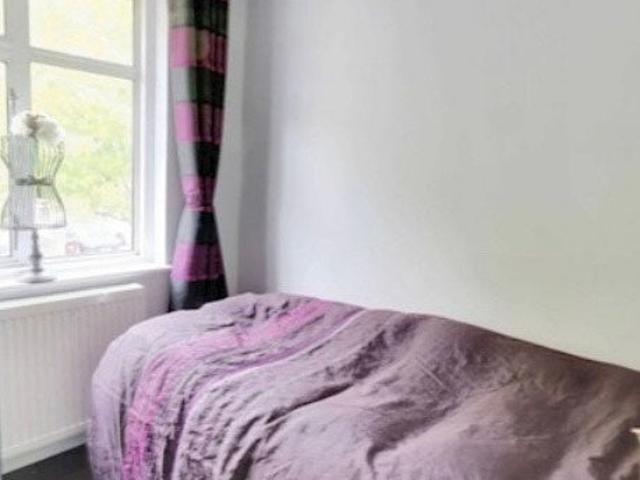 Room at St Bernards Road, Slough