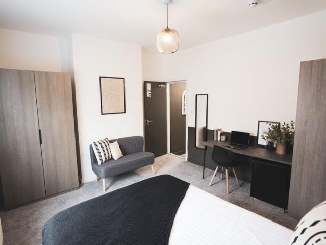 Room at St Clair Street, Wakefield