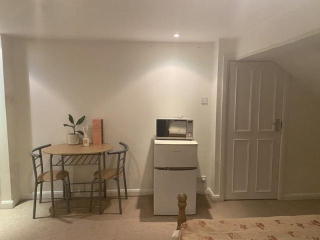 Room at St Dunstan's Hill, Greater London