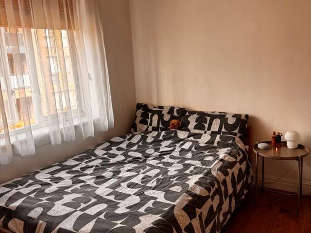 Room at St. Davids Square, Greater London