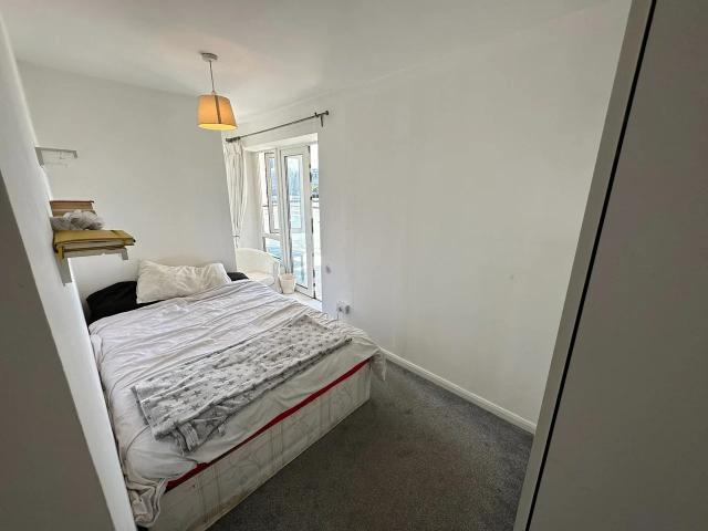 Room at St. Davids Square, Greater London