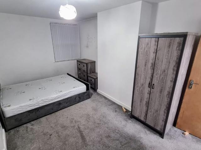 Room at St Georges Avenue, Birkenhead