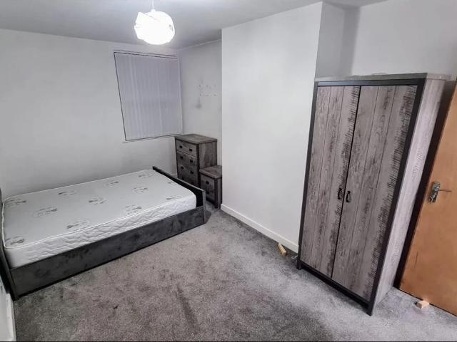 Room at St Georges Avenue, Birkenhead