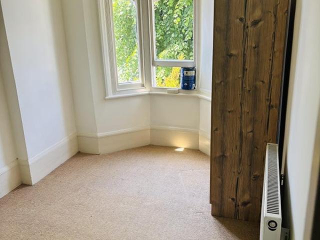 Room at St George's Road, Greater London