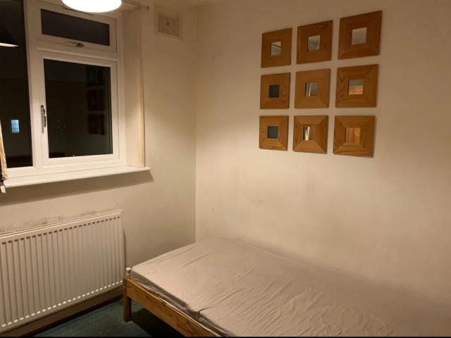 Room at St. Helier Avenue, Greater London