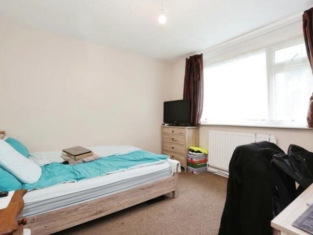 Room at St James' Lane, Coventry