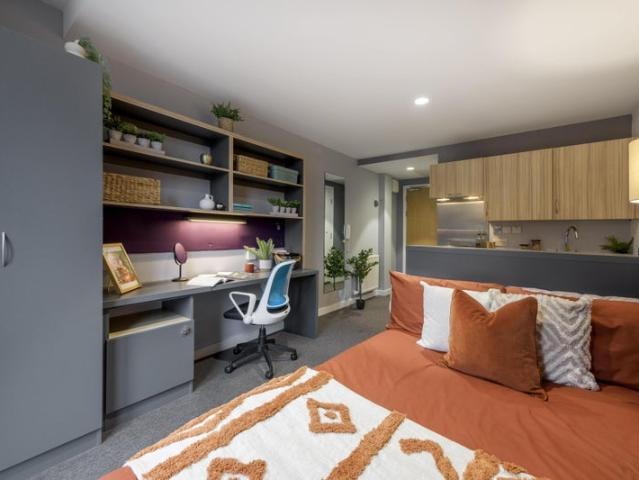 Room at St James Road, Glasgow