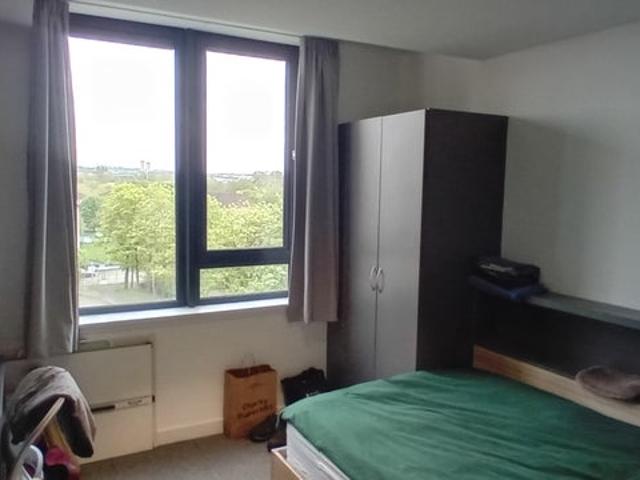 Room at St James Road, Glasgow
