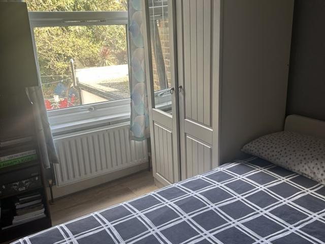 Room at St. James' Road, Greater London