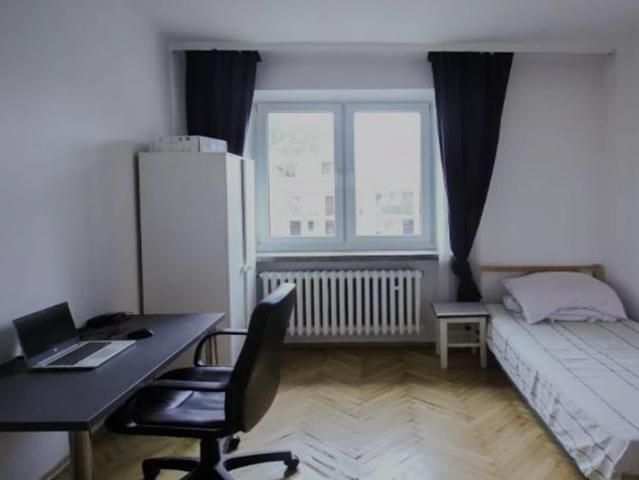 Room at St James's Gardens, Greater London