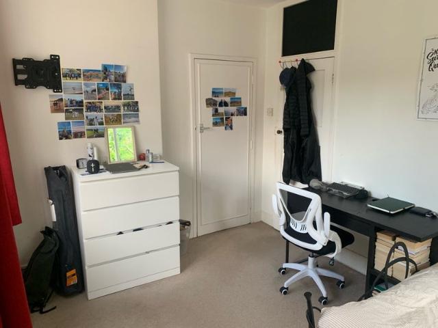 Room at St. John's Drive, Greater London