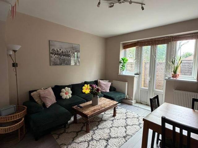 Room at St. John's Drive, Greater London