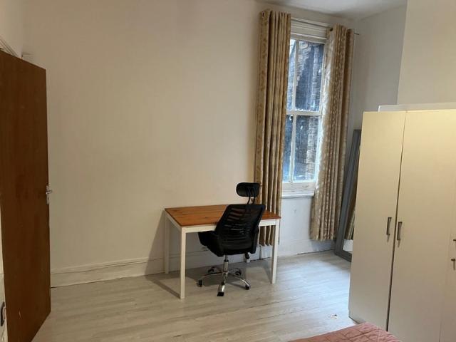 Room at St. John's Road, Greater London