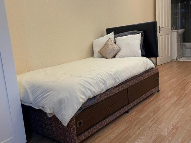 Room at St Johns Road, Greater London