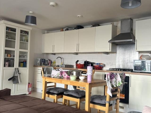 Room at St John's Road, Greater London