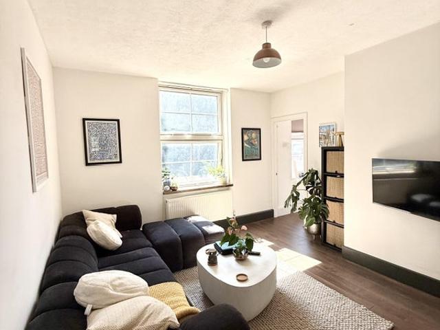 Room at St. Katharine's Way, Greater London