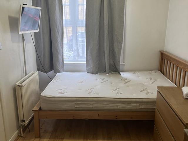 Room at St. Lawrence Street, Greater London