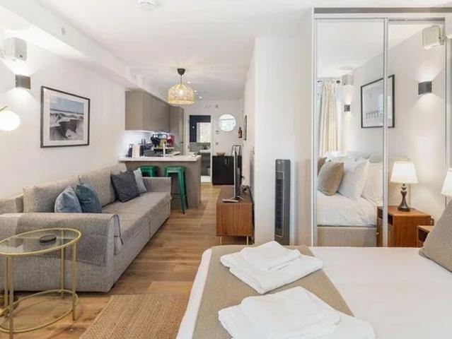 Room at St. Pancras Way, Greater London