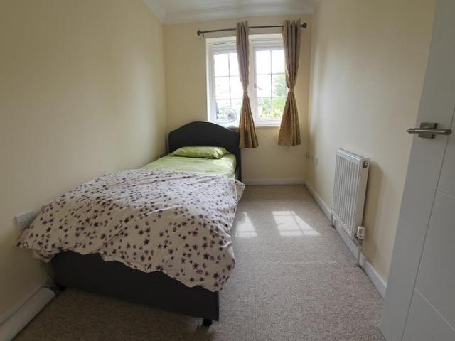 Room at St. Paul's Mews, Crawley
